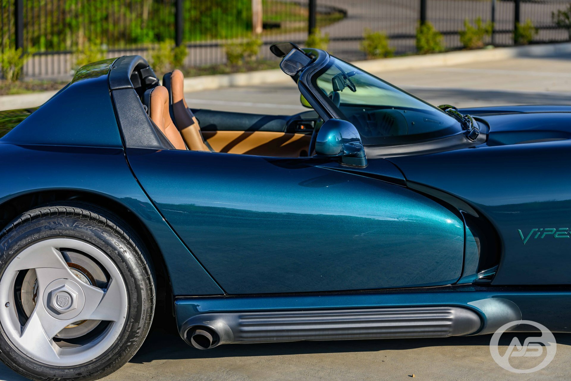 This Rare Emerald Green 1994 Dodge Viper Is A Great Way To Spend ...