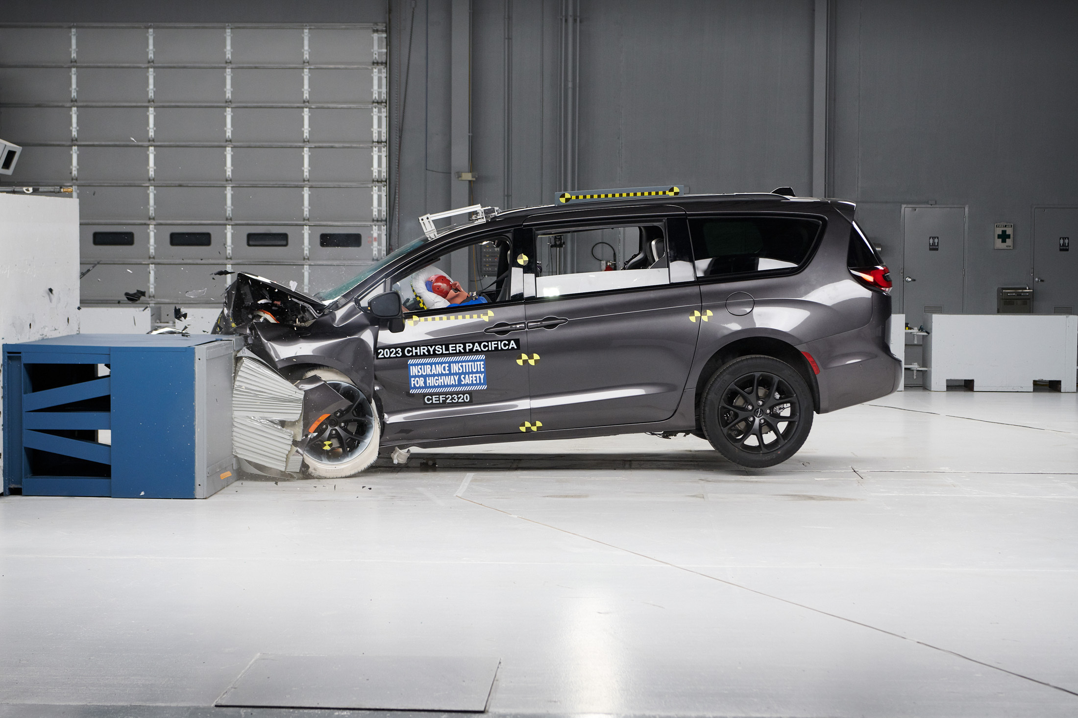 Minivans Are Big On Space, But Not Safety, IIHS Finds | Carscoops