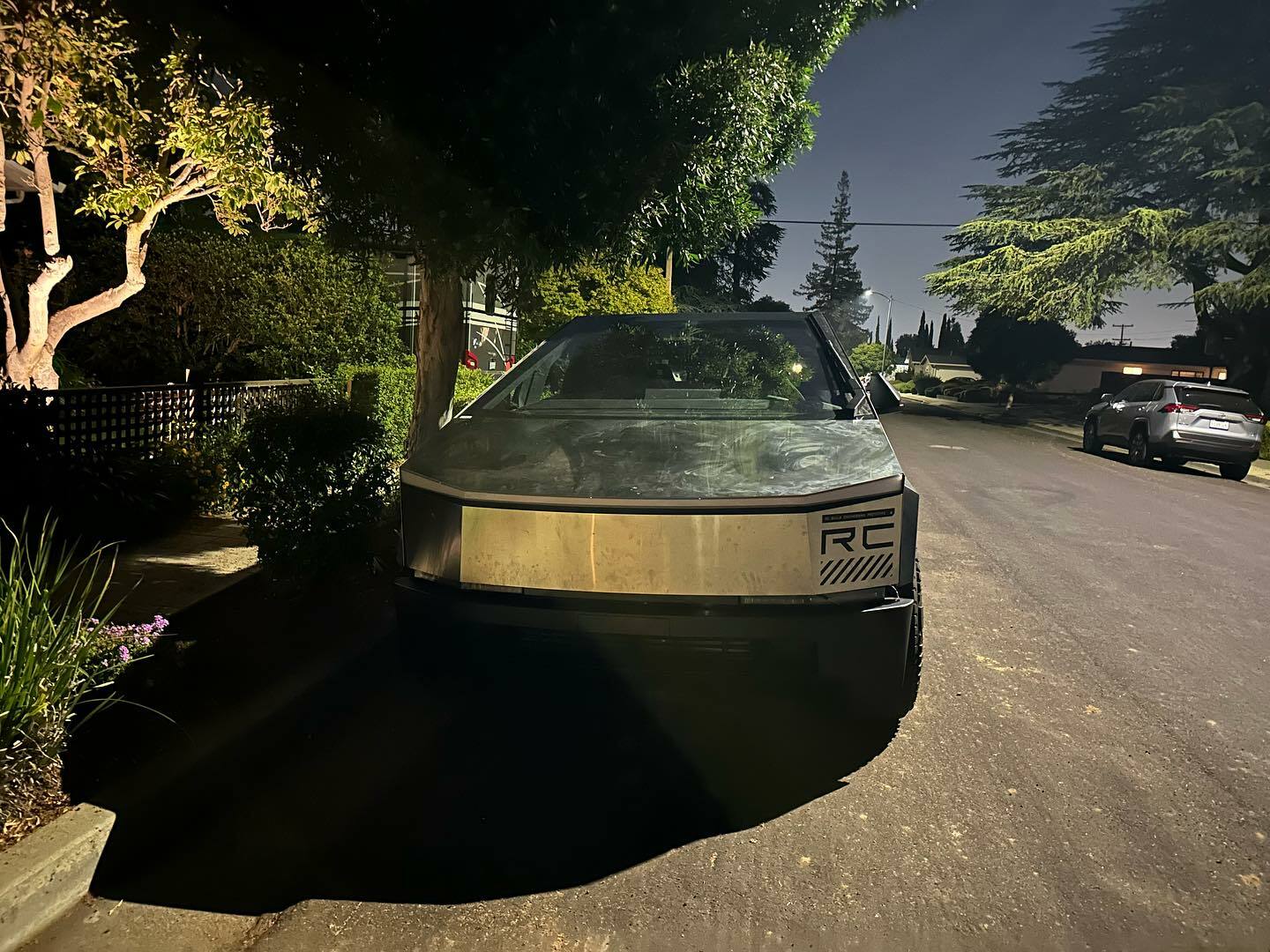 The Tesla Cybertruck’s Bed Seems Terribly Impractical In These Photos ...