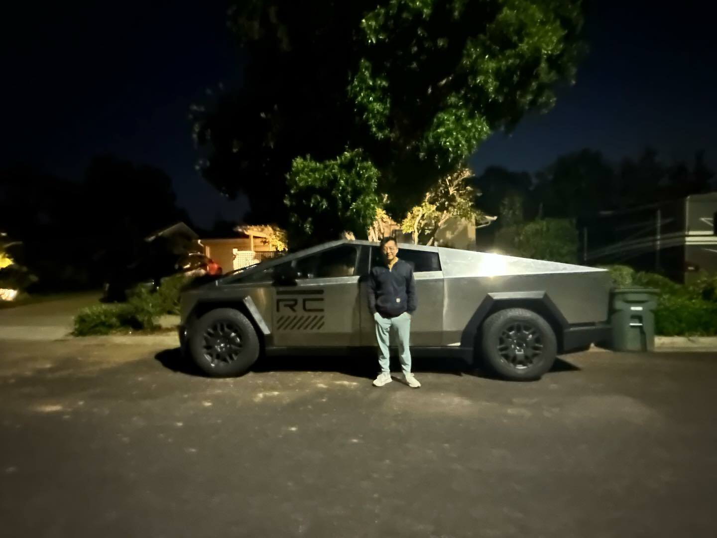 The Tesla Cybertruck’s Bed Seems Terribly Impractical In These Photos ...