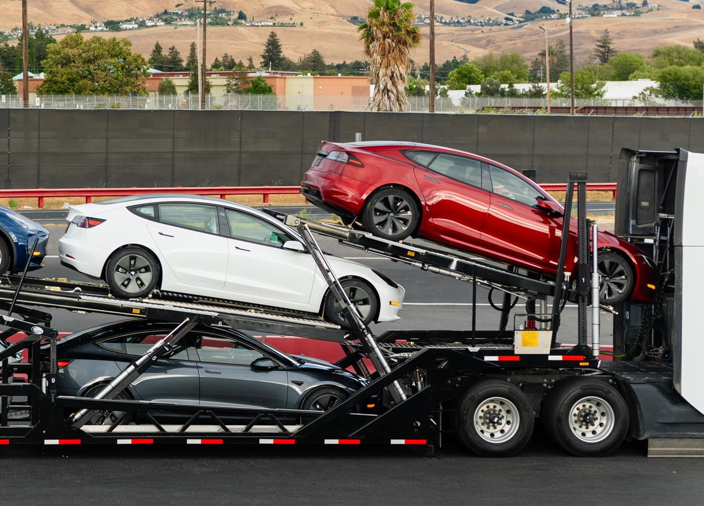 Tesla “Family Photo” Reveals Cybertruck’s Size Compared To The Other ...