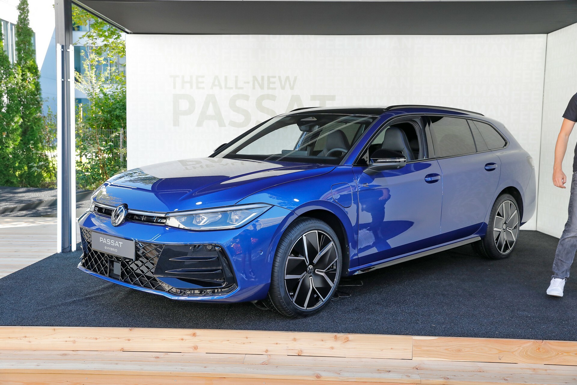 2024 VW Passat Variant Debuts With Sleeker Styling, More Room, And ...