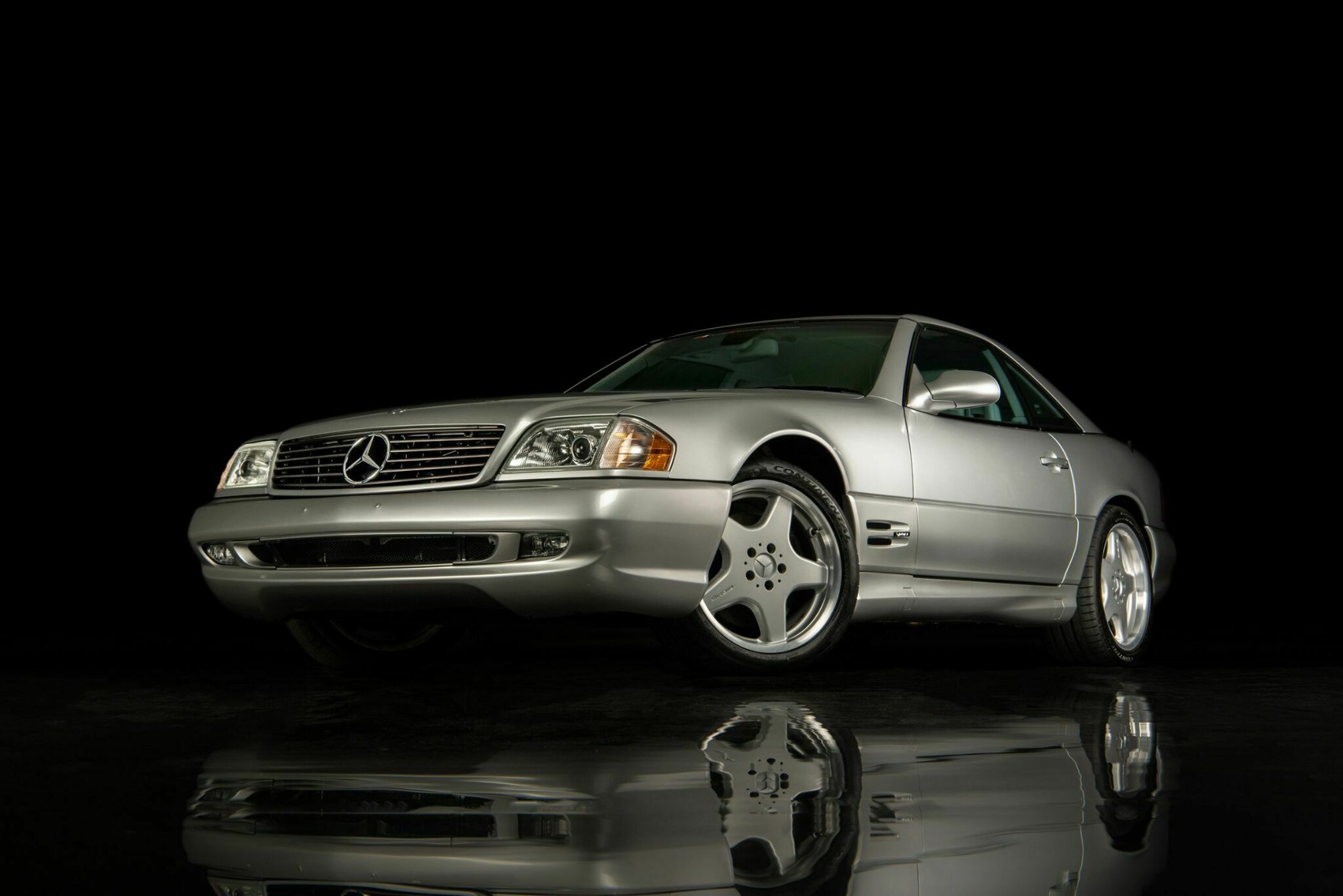 Classy 2000 Mercedes SL 500 With 1,664 Miles Is Like Brand New | Carscoops