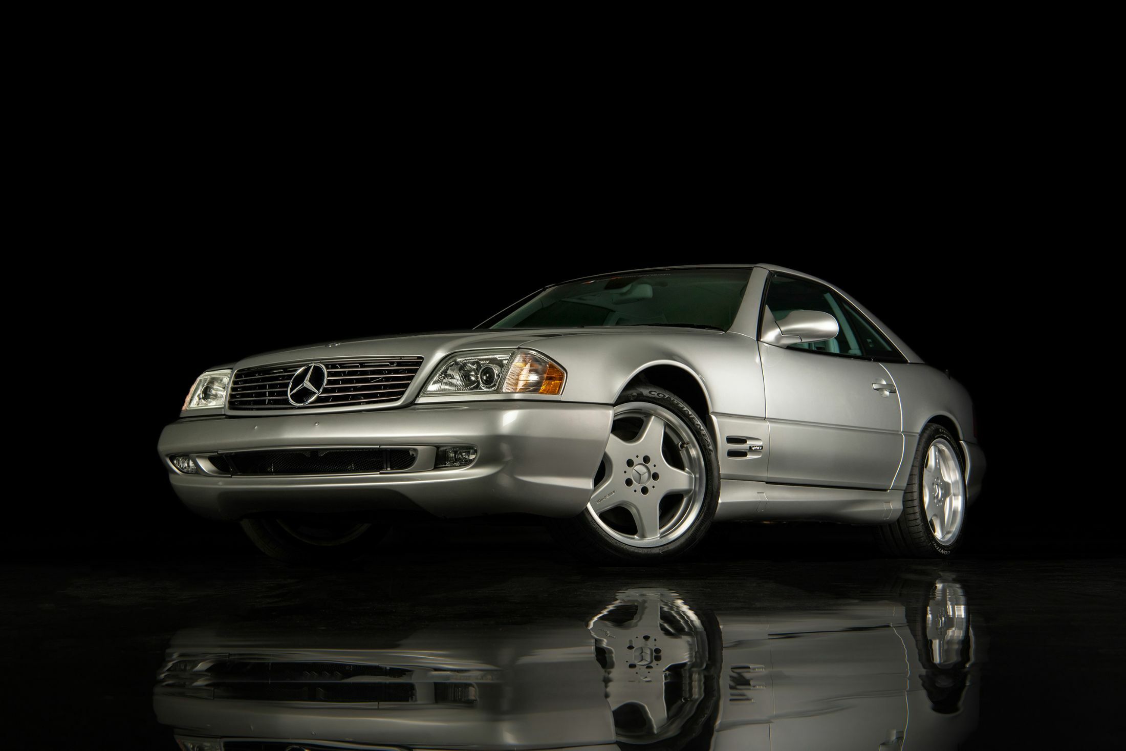 Classy 2000 Mercedes SL 500 With 1,664 Miles Is Like Brand New | Carscoops
