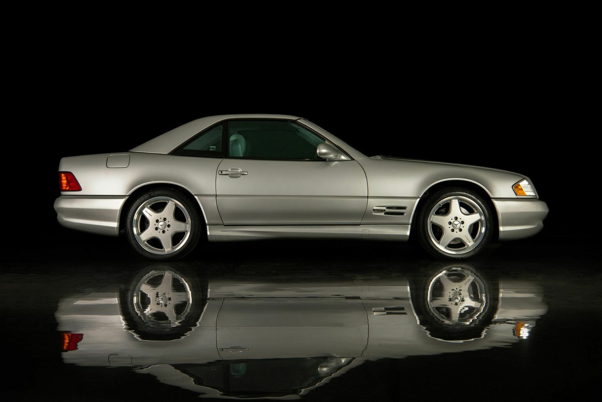 Classy 2000 Mercedes SL 500 With 1,664 Miles Is Like Brand New | Carscoops
