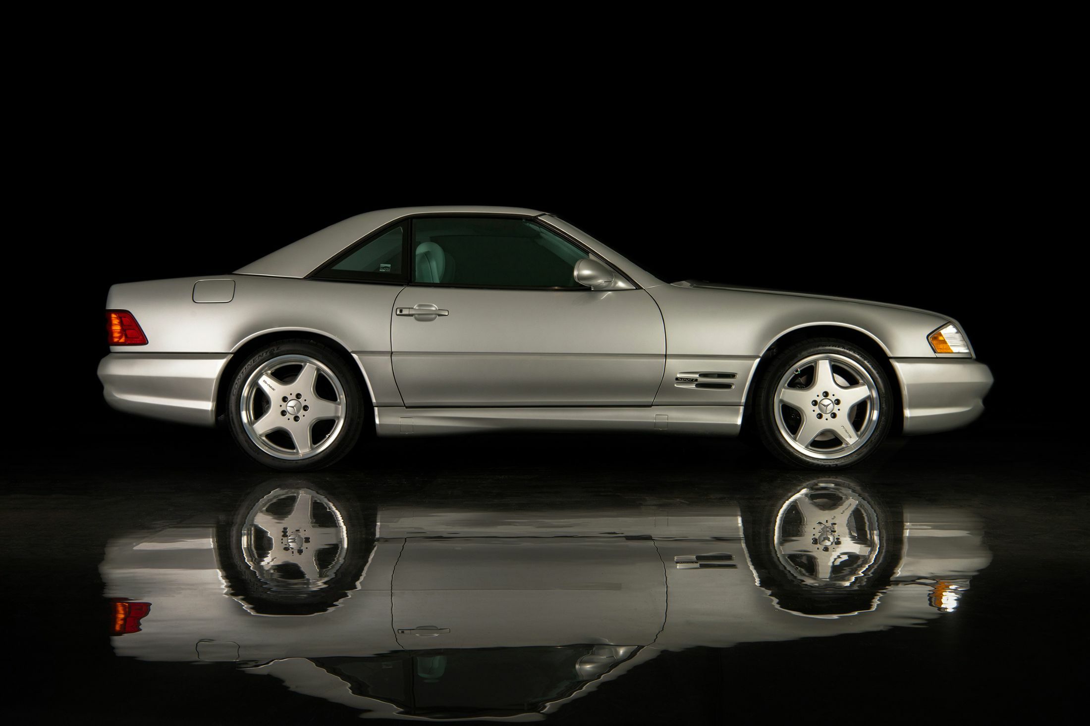 Classy 2000 Mercedes SL 500 With 1,664 Miles Is Like Brand New | Carscoops