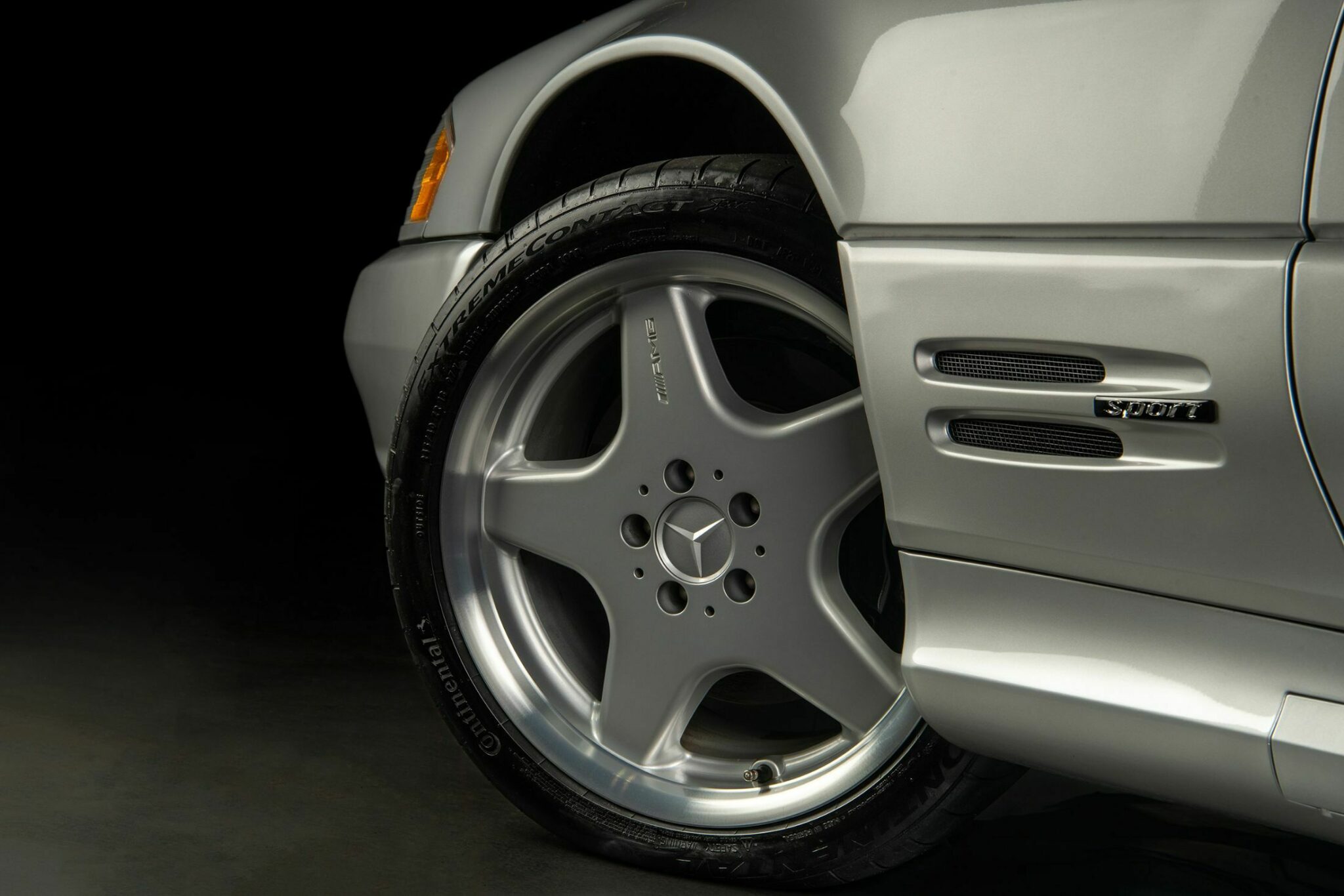 Classy 2000 Mercedes SL 500 With 1,664 Miles Is Like Brand New | Carscoops