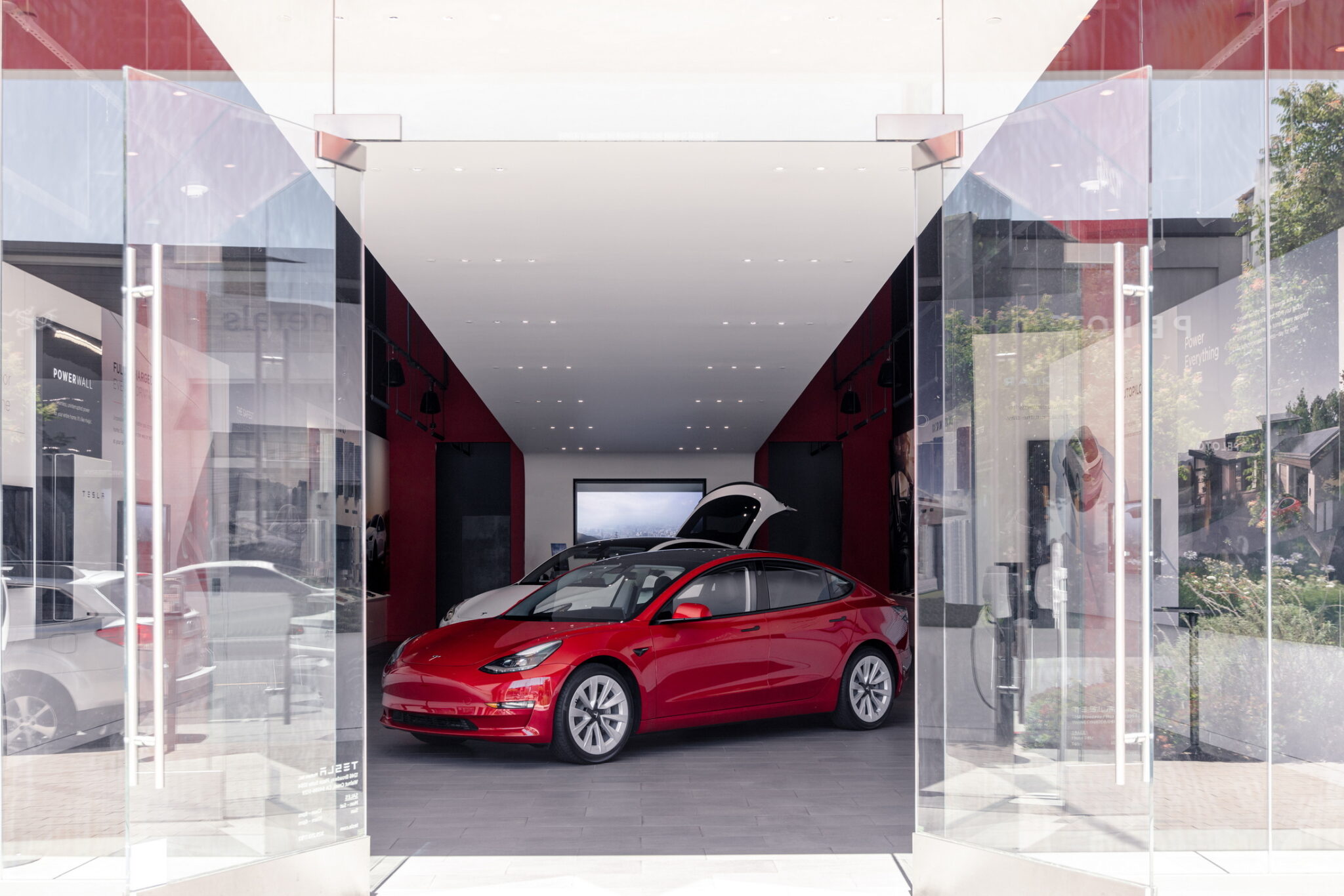Tesla Store Accused Of Skipping $34,000 In Tolls On 20,000 Trips ...