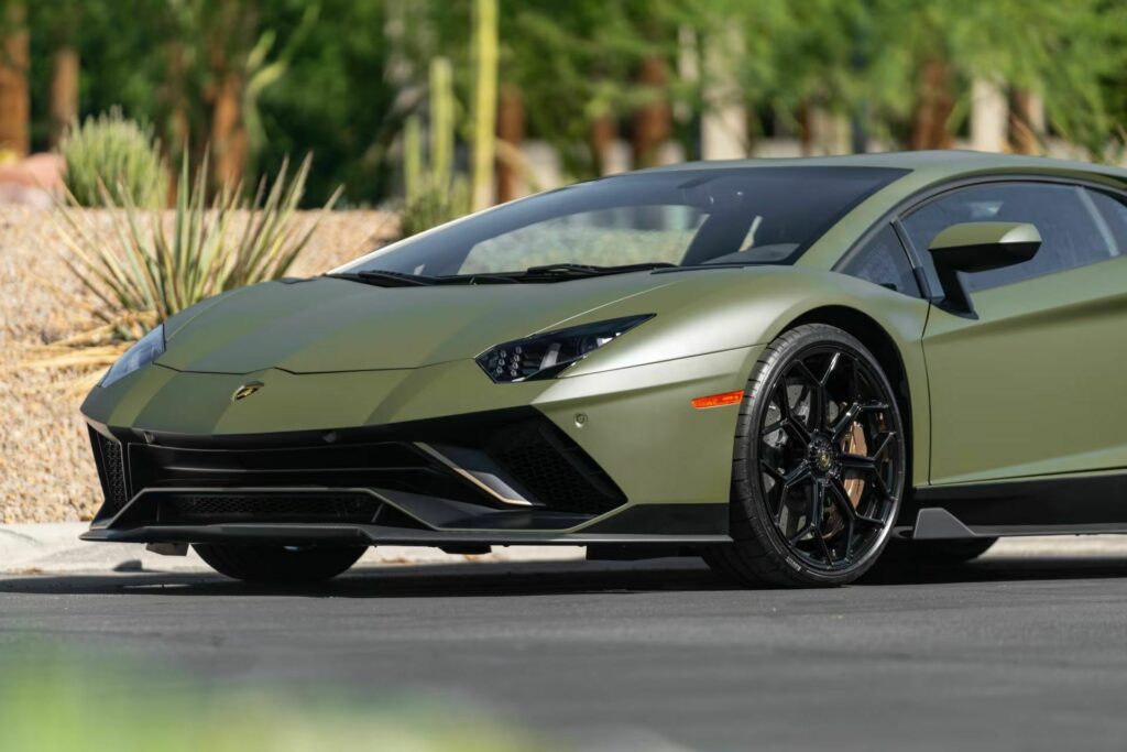 Rare Matte Green Lamborghini Aventador Ultimae Is Anything But Stealthy ...