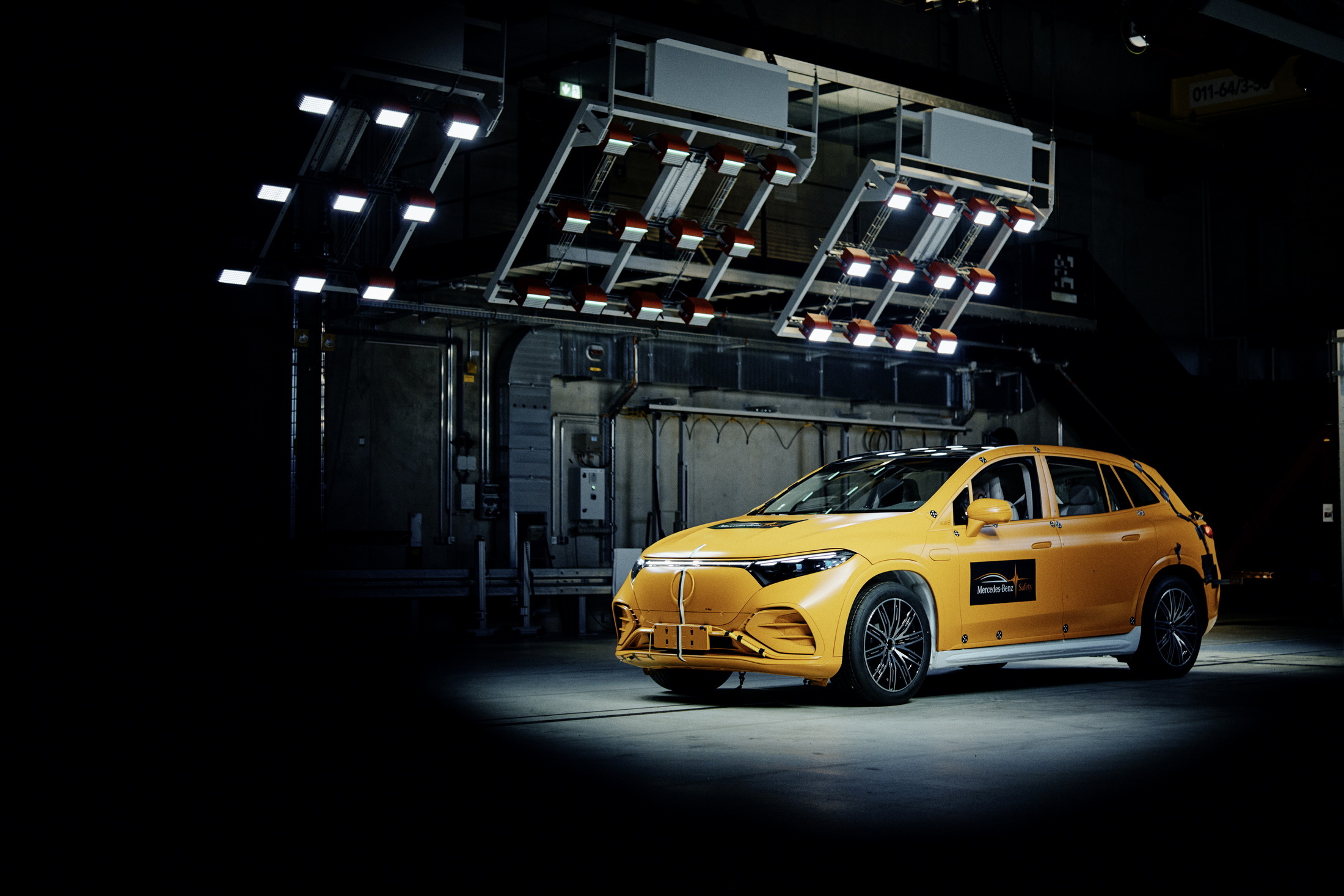 Mercedes Crashes Two EVs Into Each Other To Prove They’re Safe In The ...