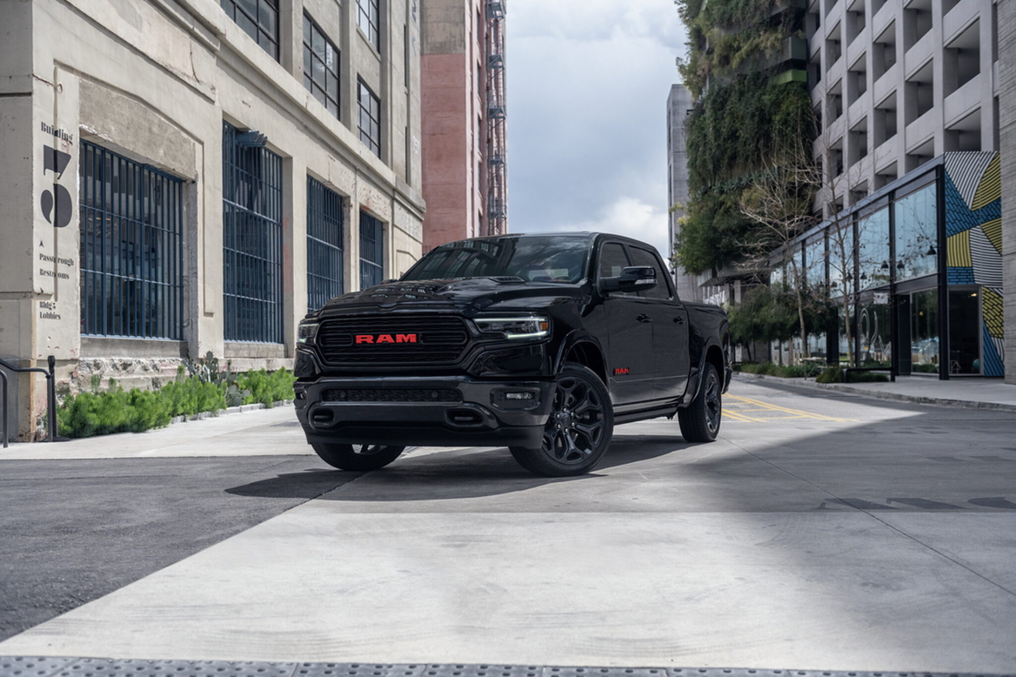 Ram 1500 Limited (RAM)RED Edition Is A Sinister Truck With A Heart Of ...
