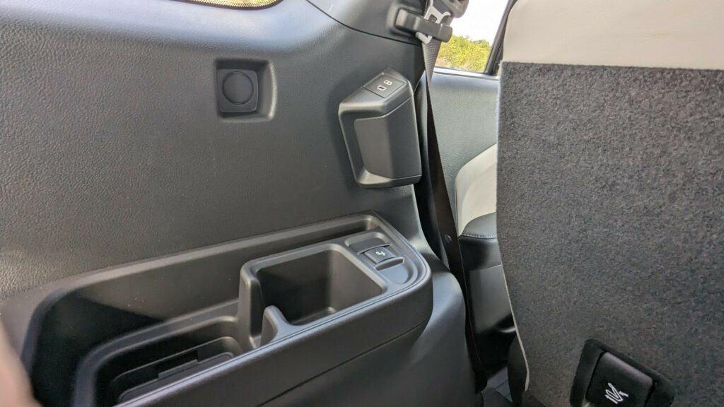 2024 Lexus TX Has Quirky Cup Holders And A Removable Rear Console ...