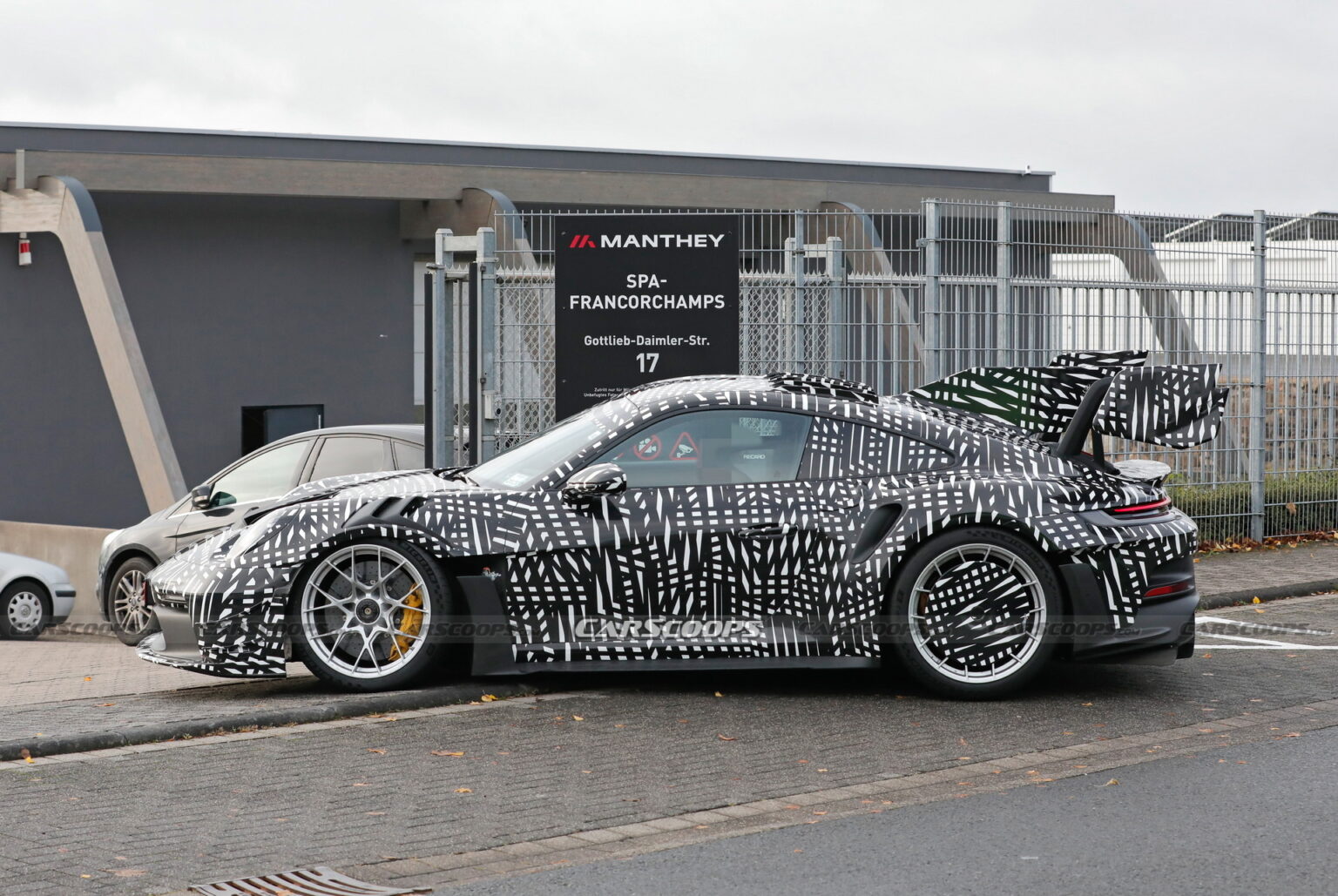 Manthey’s 992 Porsche 911 GT3 RS MR Is Coming For Nurburgring Glory ...
