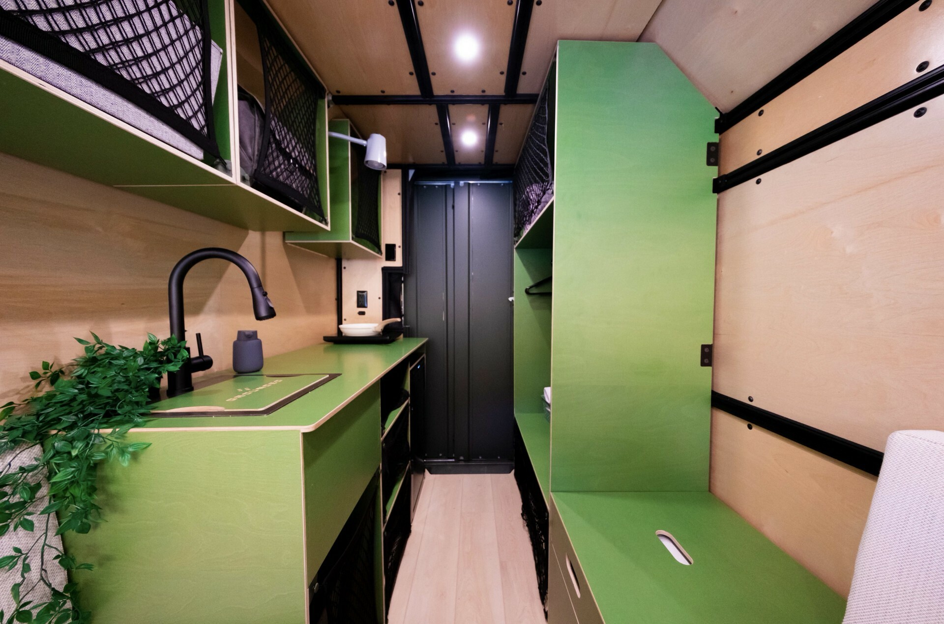 Grounded G2 Debuts As BrightDrop-Based Electric RV With 250+ Mile Range ...