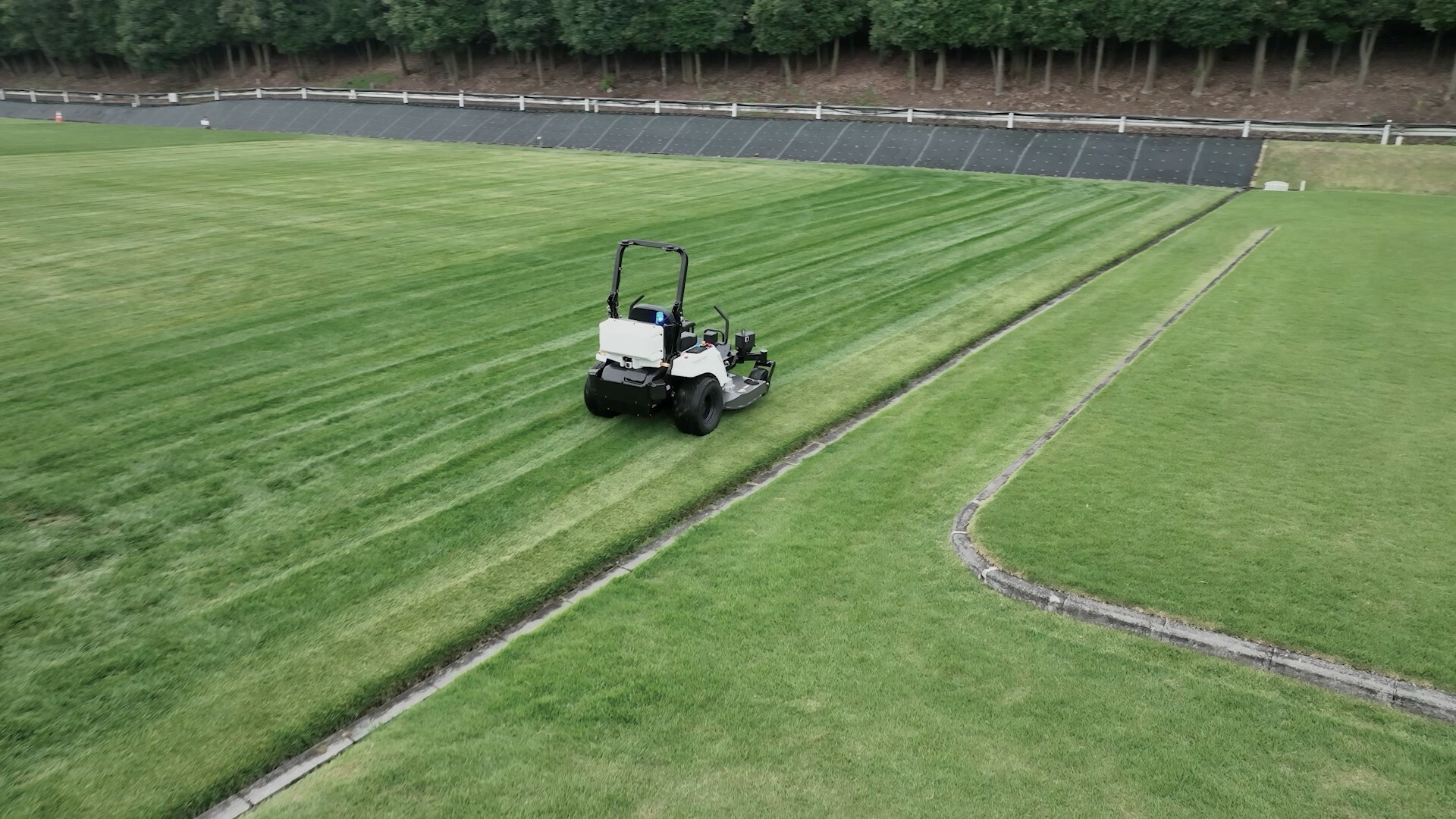 Honda’s Autonomous Work Mower Makes Lawncare Easy | Carscoops