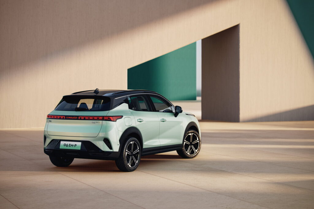 Facelifted Lynk & Co 06 EM-P PHEV Breaks Cover In China With Sharper ...