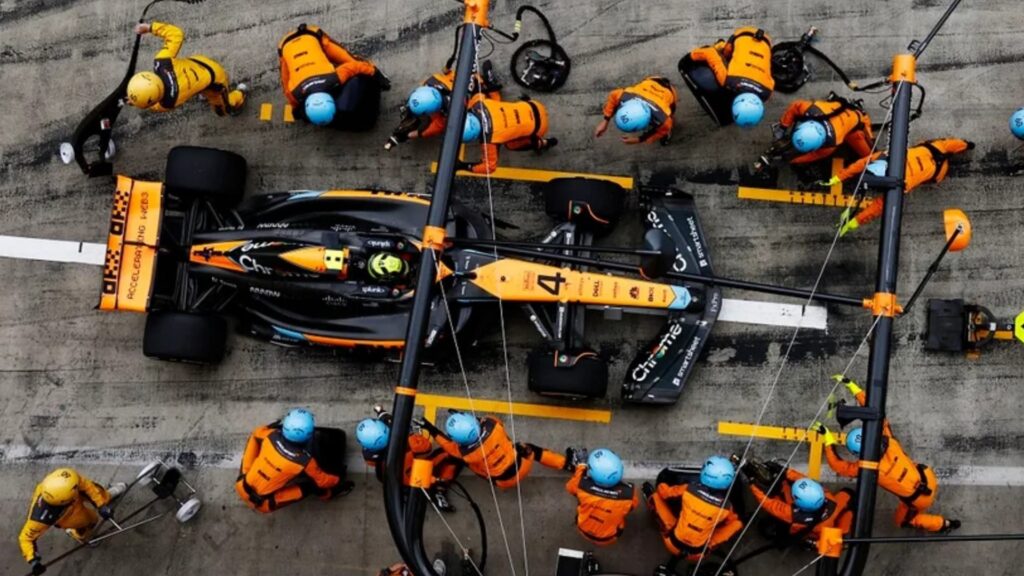 McLaren Breaks F1 Pit Stop World Record With 1 80 Second Tire Change At McLaren Breaks F1 Pit Stop World Record With 1 80 Second Tire Change At
