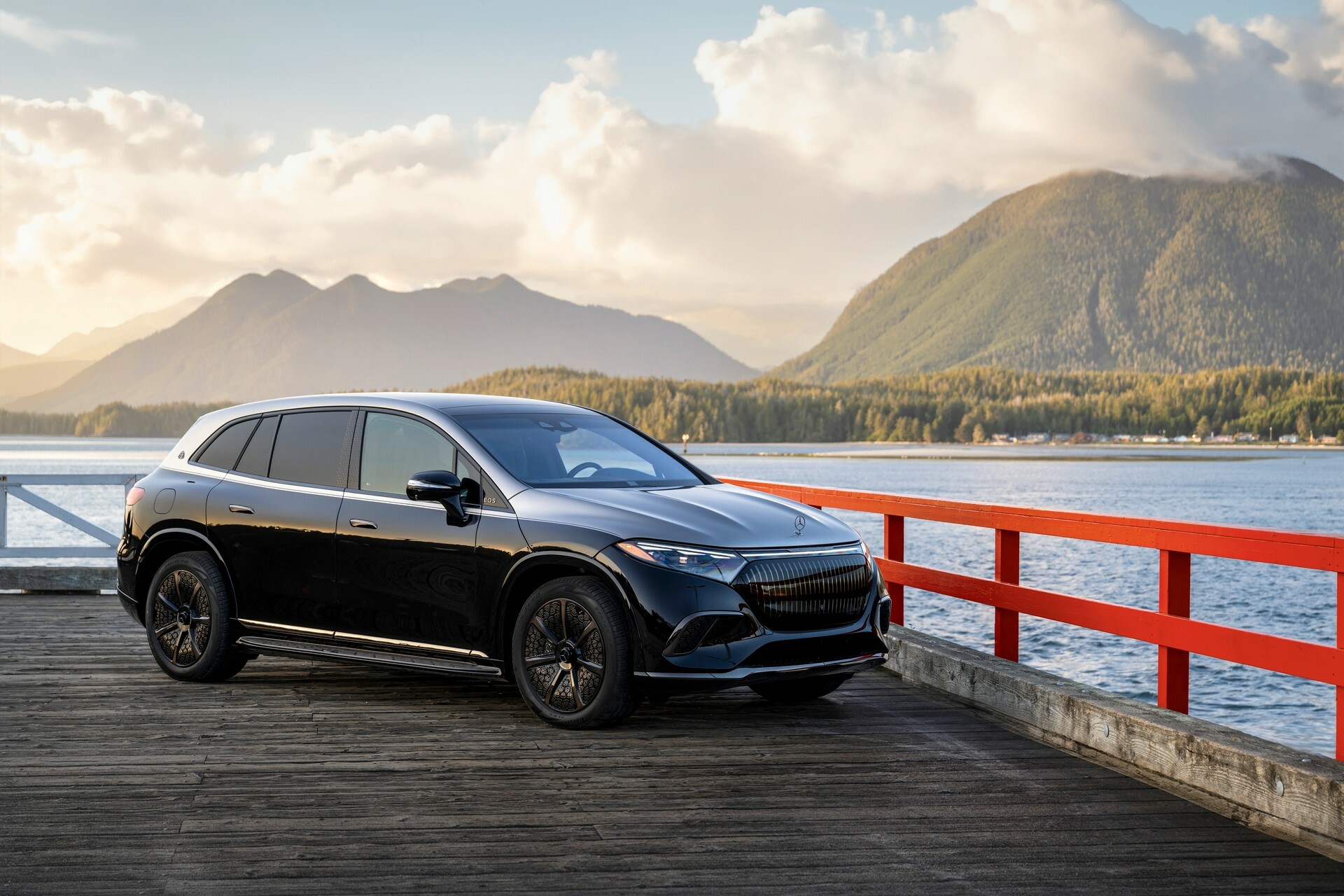 Mercedes-Maybach EQS SUV Is A $180k Ultra-Luxury EV With A Rear Tablet ...