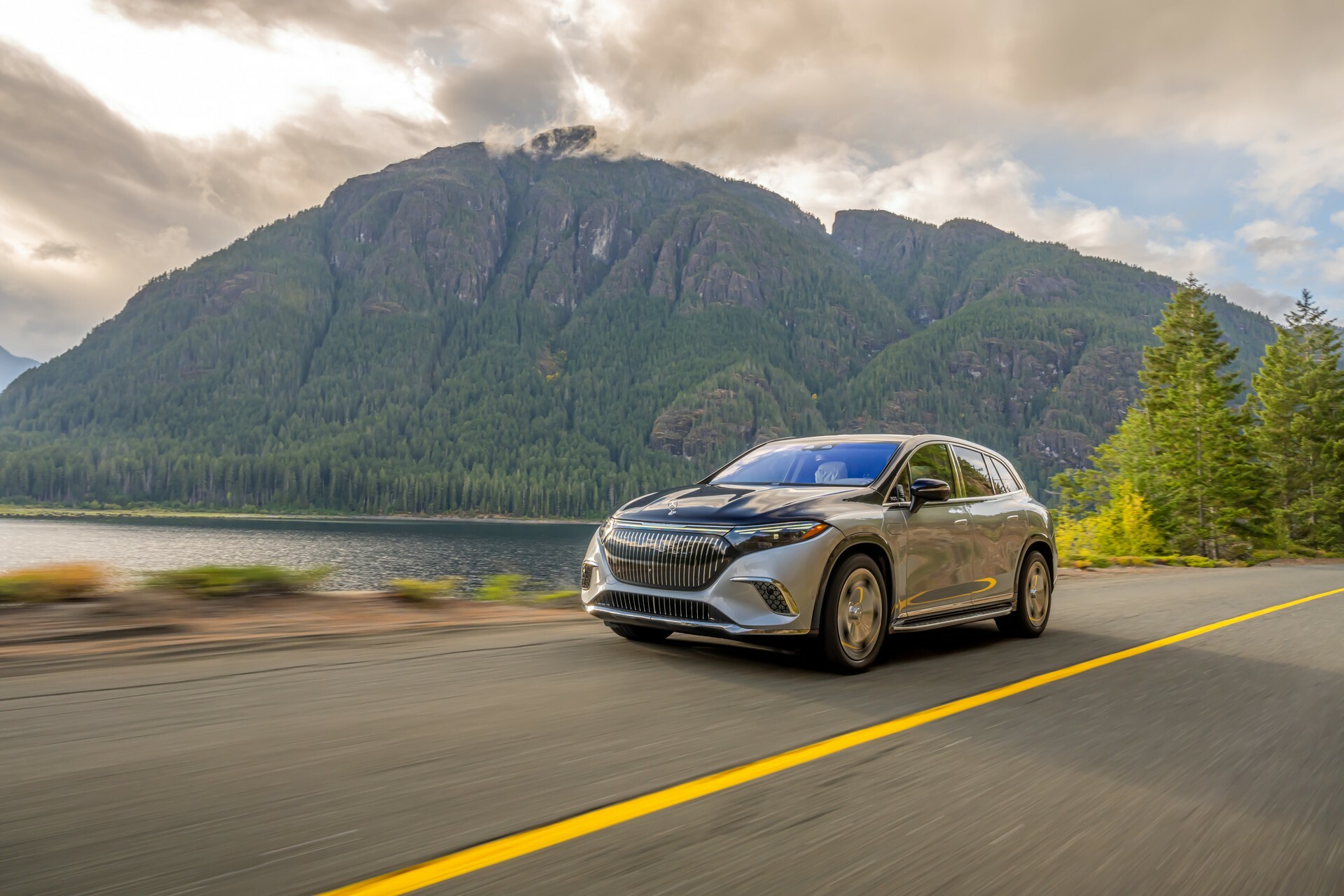 Mercedes-Maybach EQS SUV Is A $180k Ultra-Luxury EV With A Rear Tablet ...