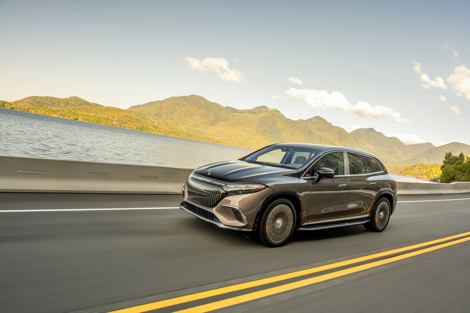 Mercedes-Maybach EQS SUV Is A $180k Ultra-Luxury EV With A Rear Tablet ...