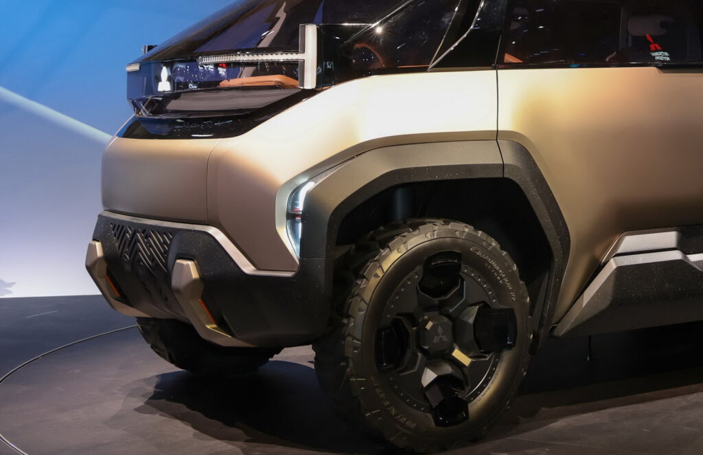 The Mitsubishi D:X Concept Is The Delica Of The Electrified Age Of ...