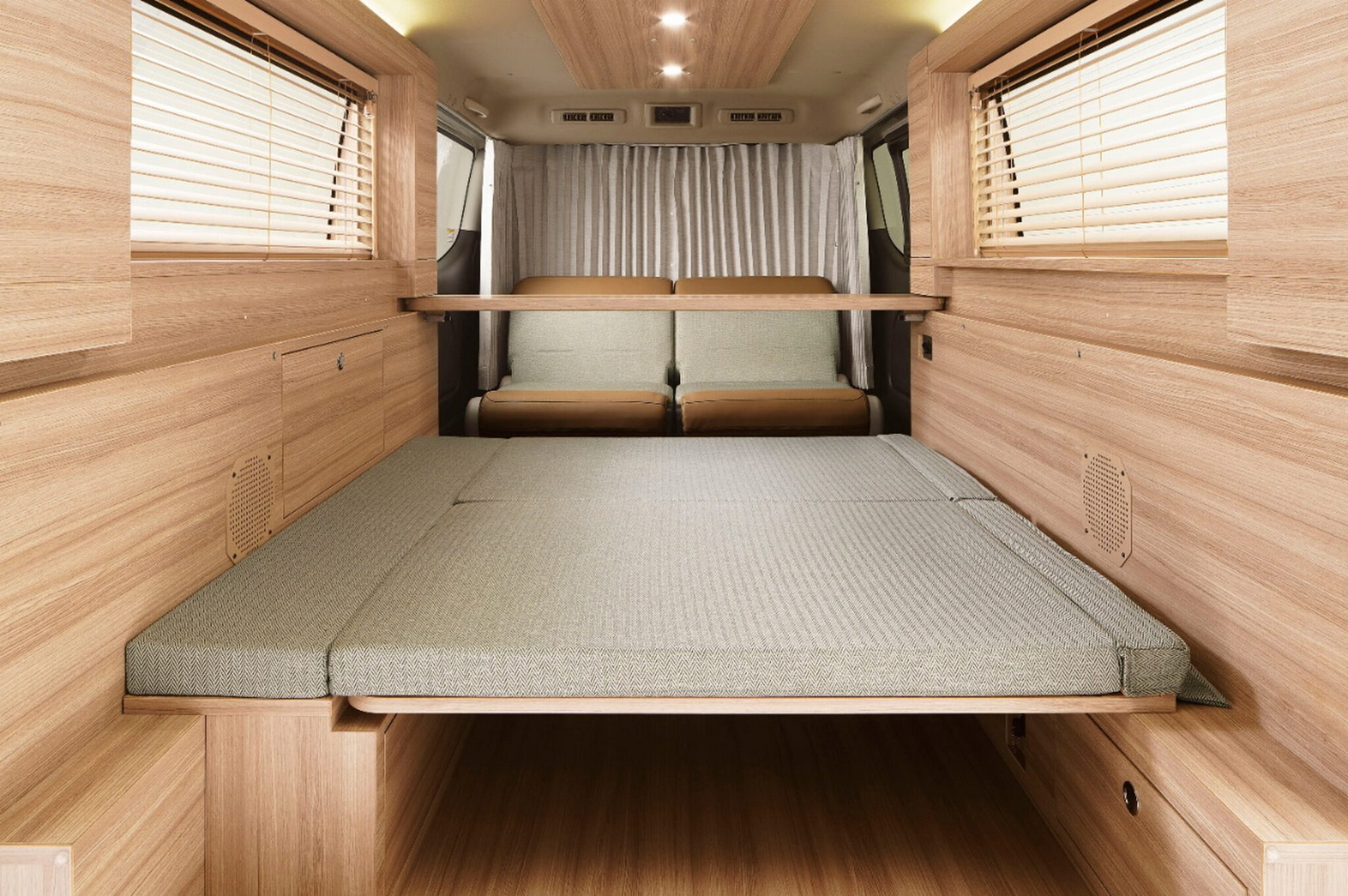 Nissan Caravan MyRoom Combines A Bare-Bones Exterior With An Ingenious ...