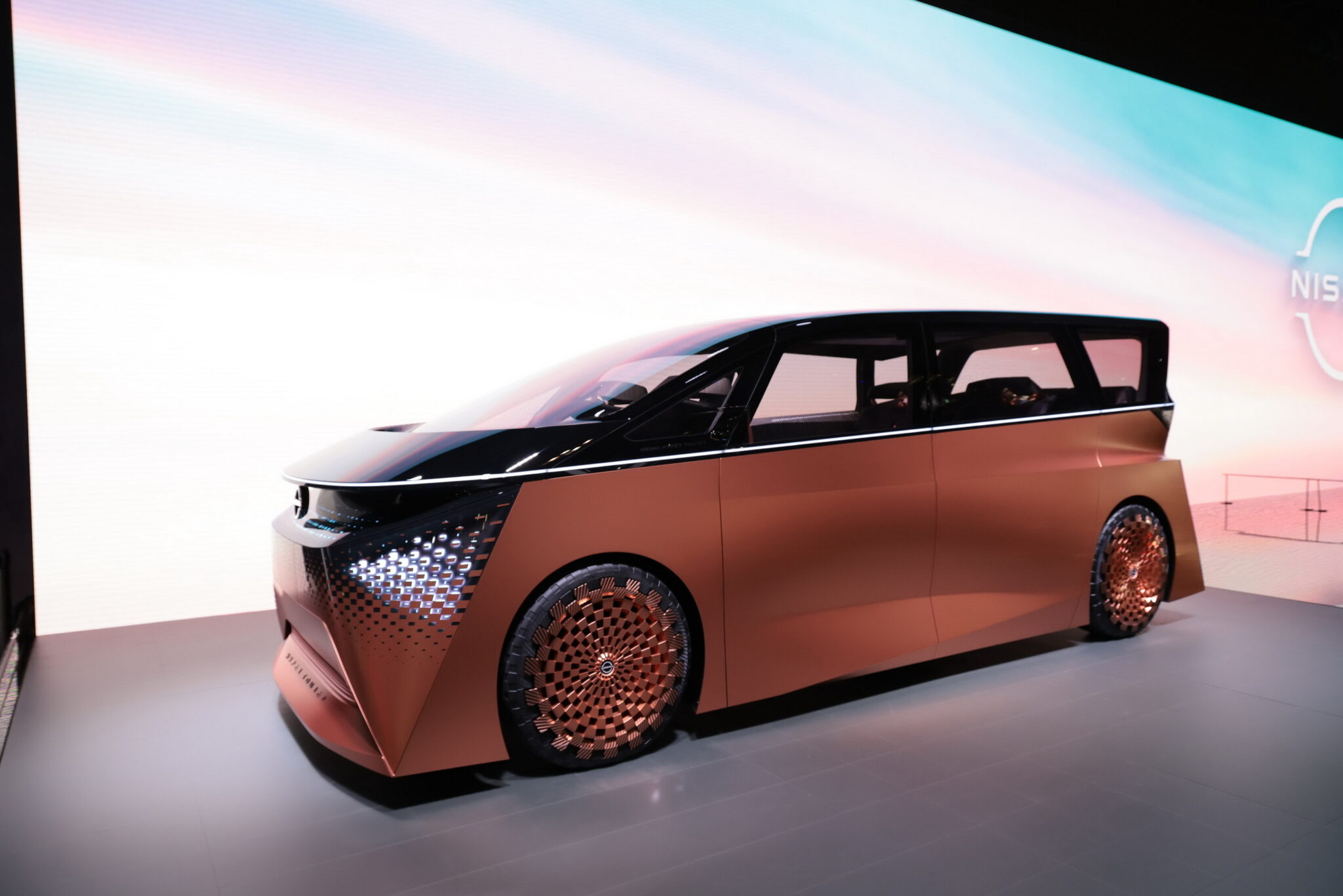 The Nissan Hyper Tourer Is A Luxurious Electric Minivan From The Future ...