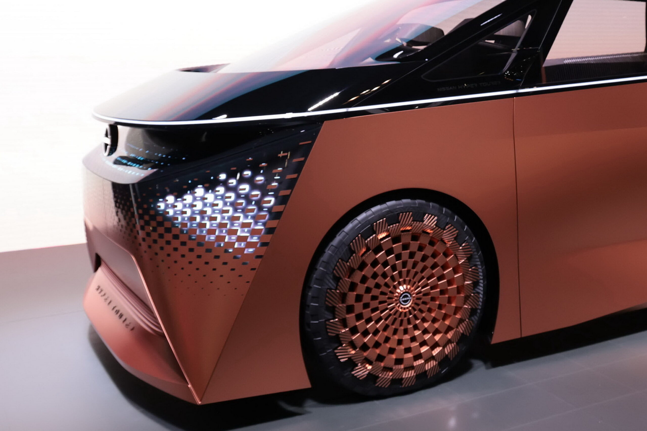 The Nissan Hyper Tourer Is A Luxurious Electric Minivan From The Future ...