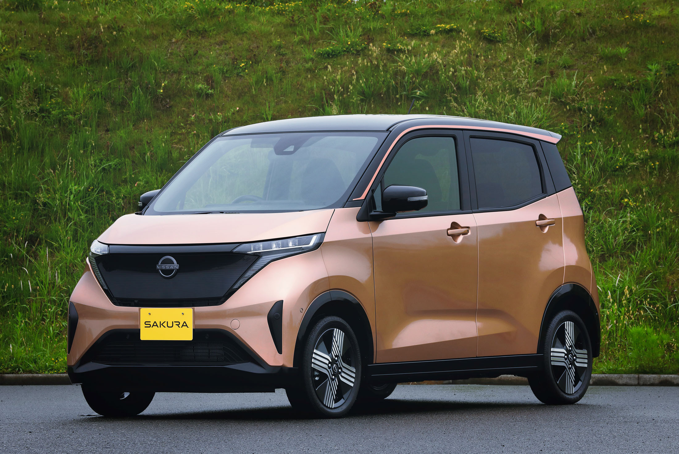 Tesla Who? Japan’s Favorite EV Is A $13k Shoebox With A 112-Mile Range ...