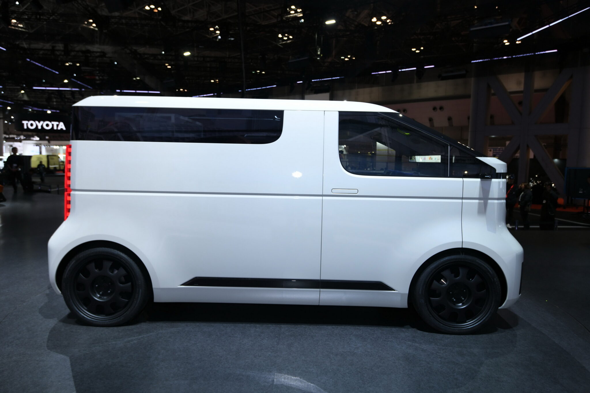 Toyota Kayoibako Is A Baby Van That’ll Make You Quit Your Job And Start ...