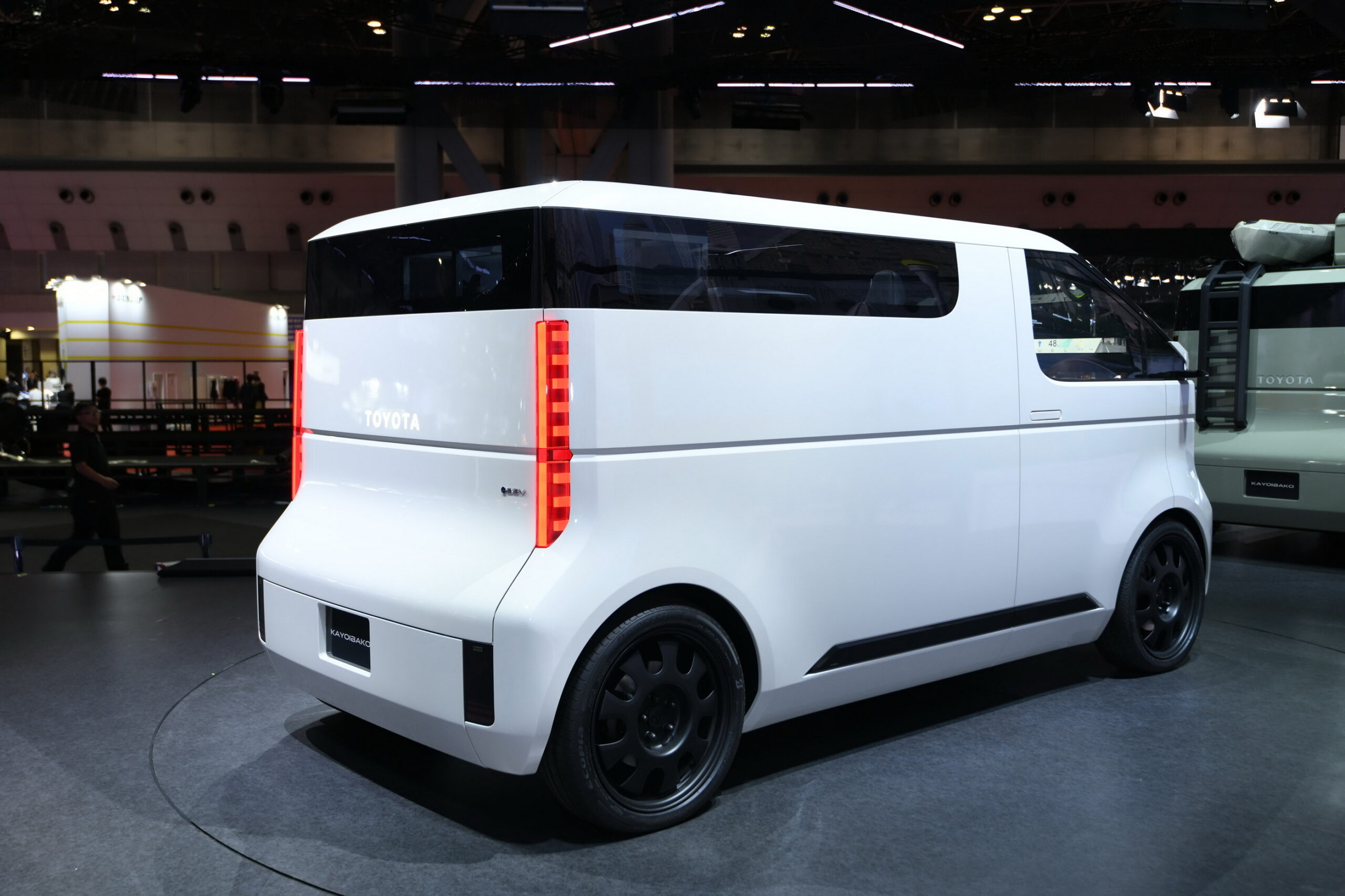 Toyota Kayoibako Is A Baby Van That’ll Make You Quit Your Job And Start ...