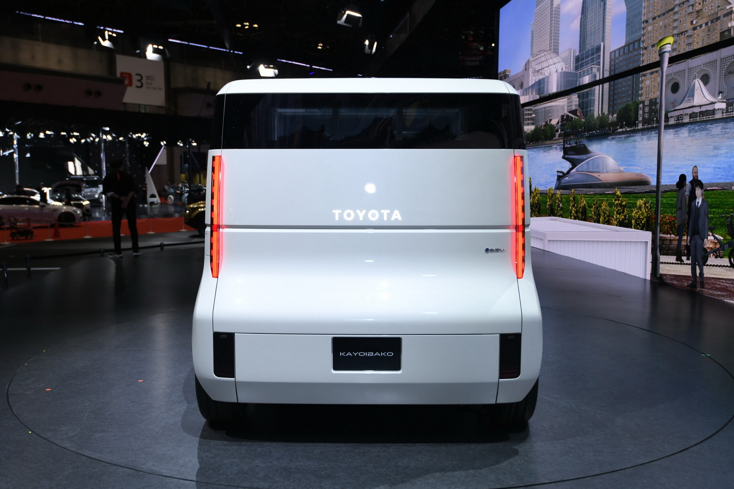 Toyota Kayoibako Is A Baby Van That’ll Make You Quit Your Job And Start ...