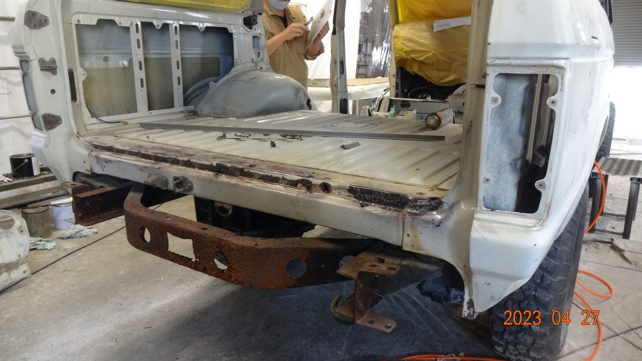 This Rusty Toyota Land Cruiser 60 Series Was Electromoded To Perfection ...