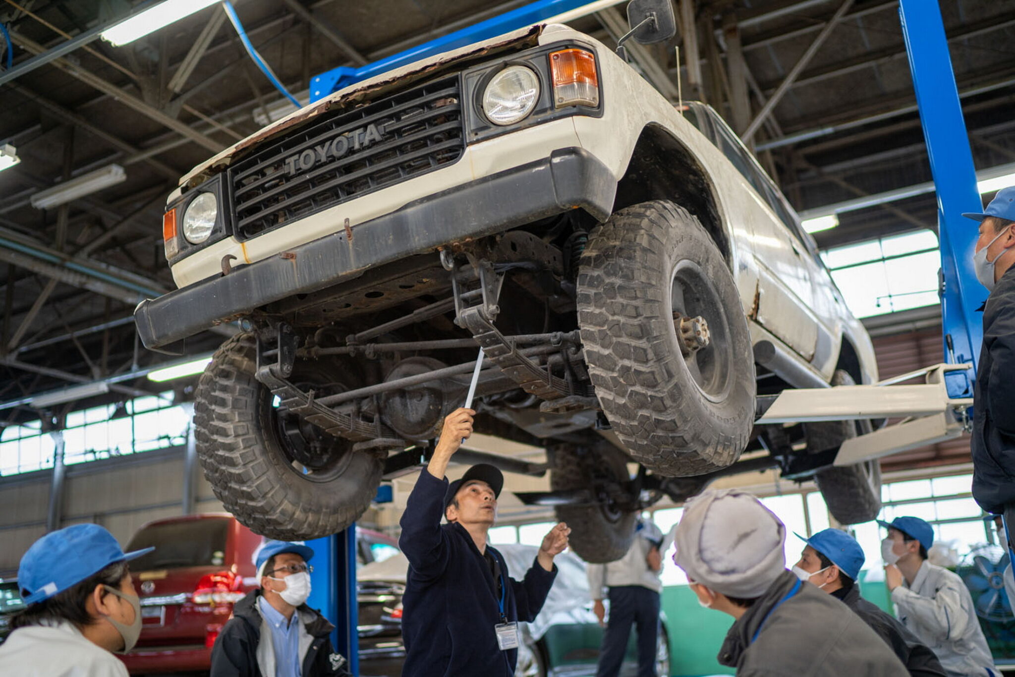 This Rusty Toyota Land Cruiser 60 Series Was Electromoded To Perfection ...