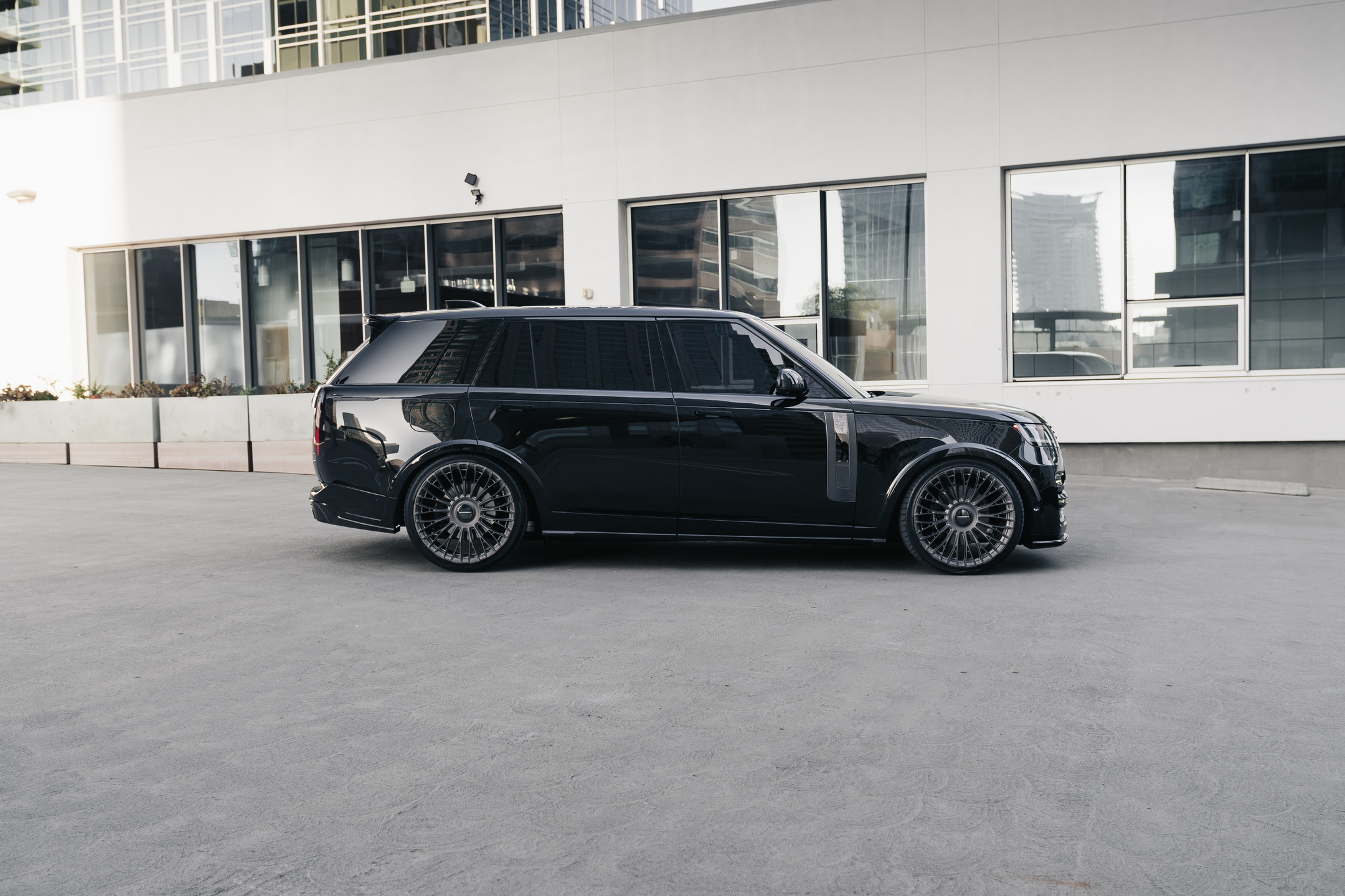 Custom Rolls-Royce Ghost And Range Rover Are The Epitome Of Understated ...