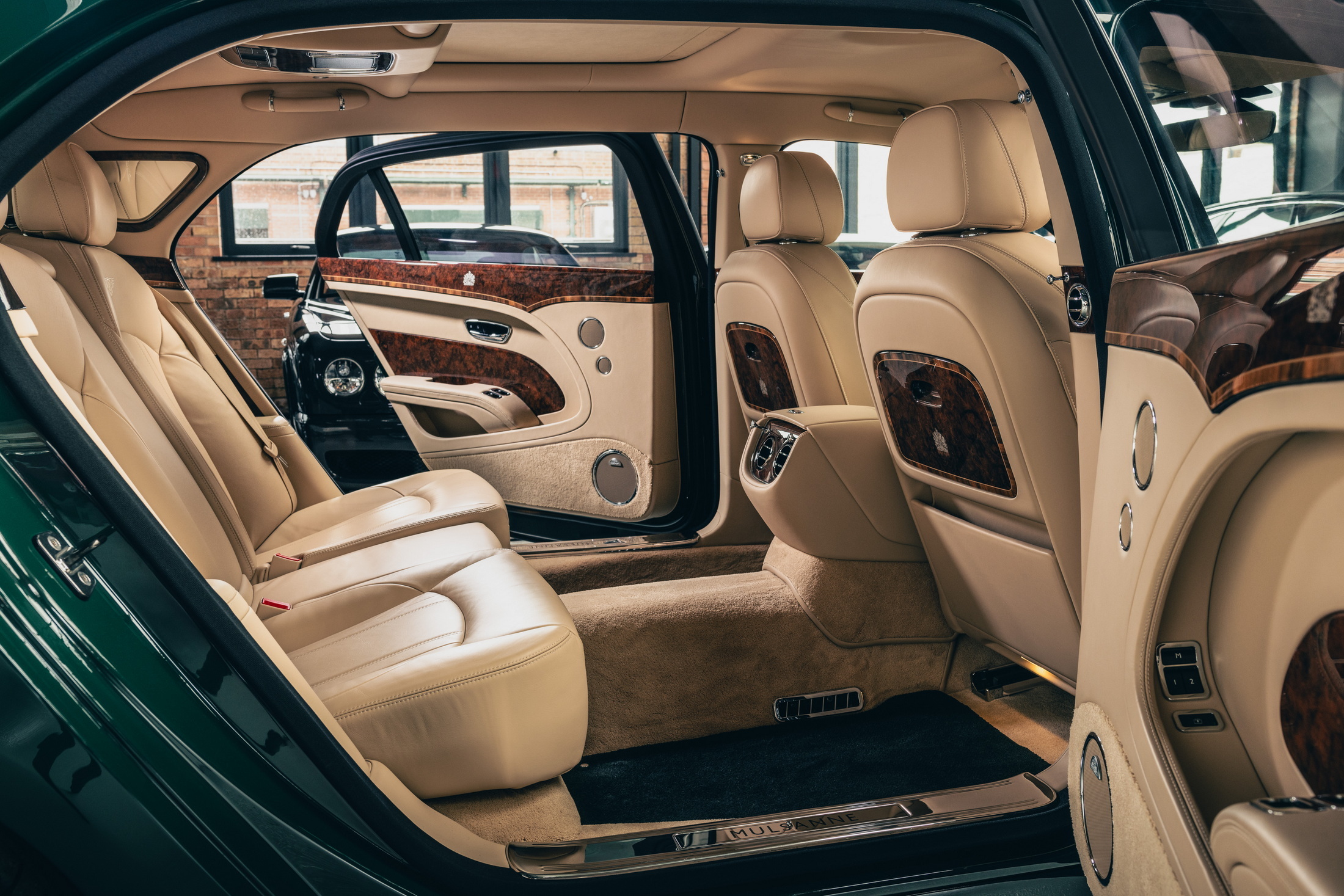 The Queen’s Special Mulsanne Joins The Bentley Heritage Collection For ...
