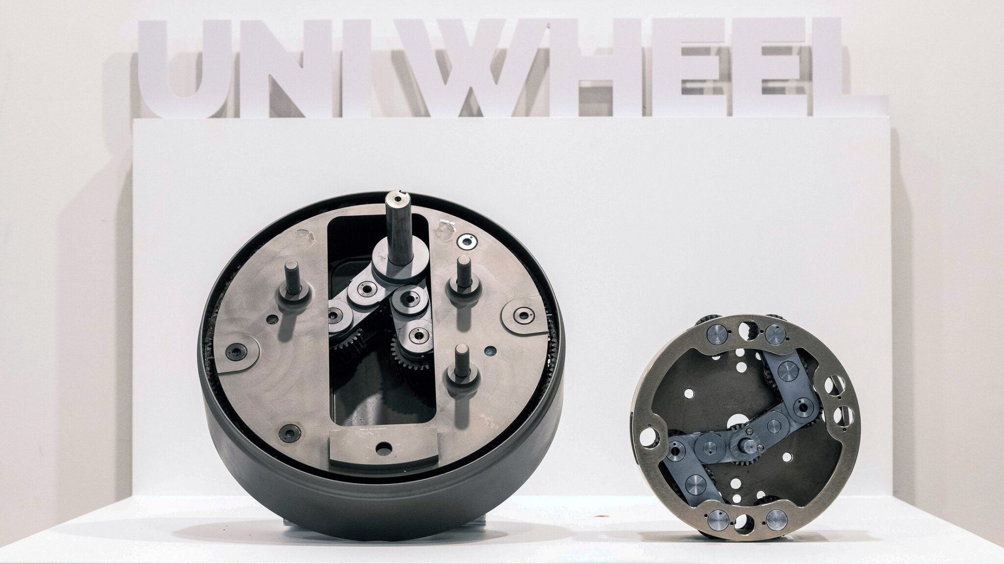 Hyundai’s New Uni Wheel System Shrinks EV Motors By Integrating Drive ...