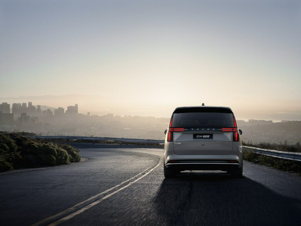 New Volvo EM90 Is A $114,000 Luxury Electric Minivan With Over 450 ...