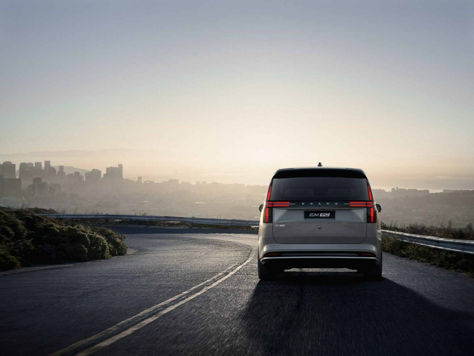 New Volvo EM90 Is A $114,000 Luxury Electric Minivan With Over 450 ...