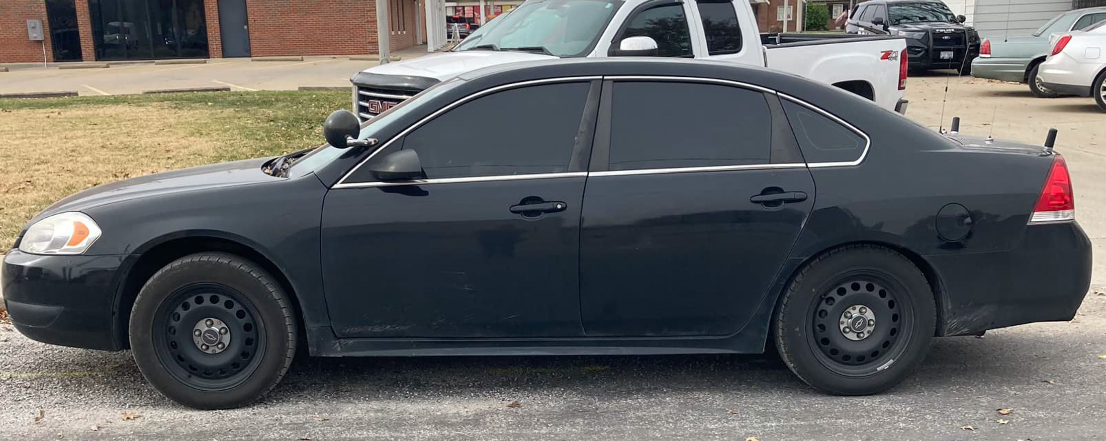 Real Illinois Police Stop Fake Cop Car, Arrested Driver Has Another At ...