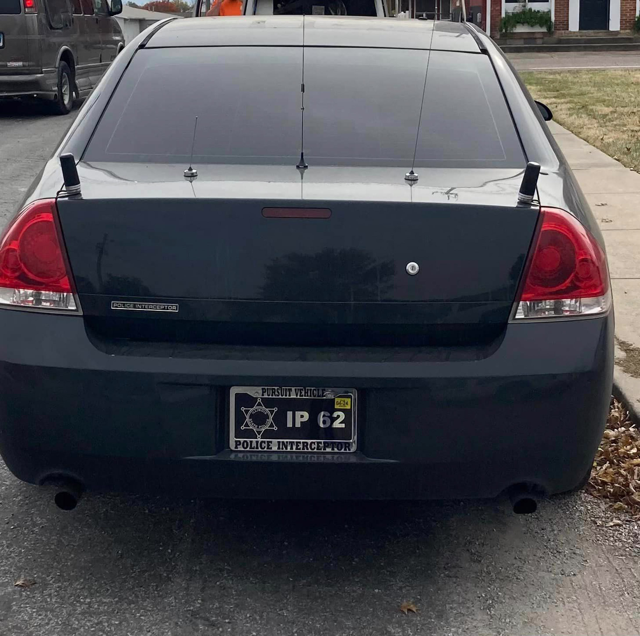 Real Illinois Police Stop Fake Cop Car, Arrested Driver Has Another At ...