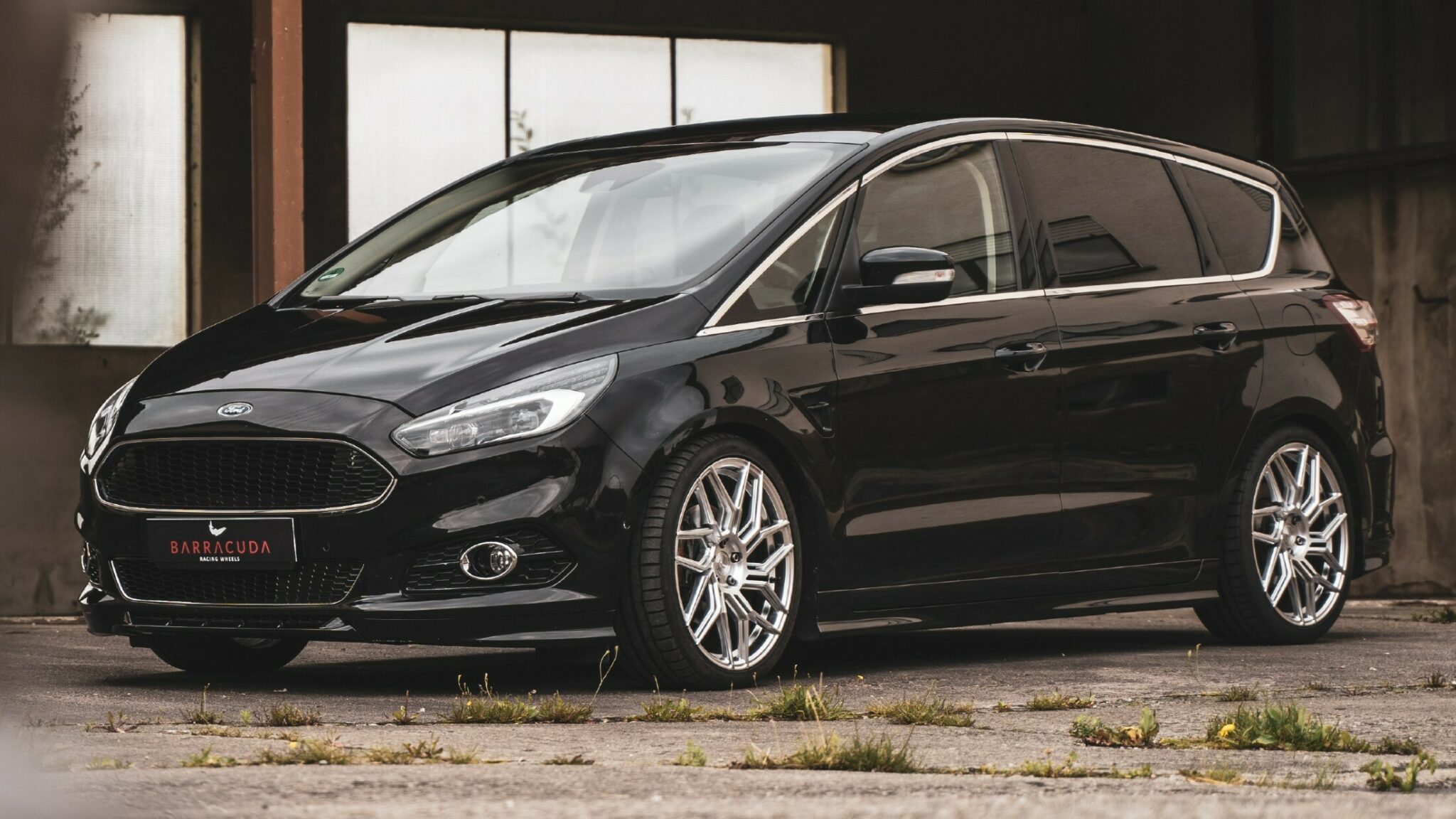 Ford S-Max Treated With 20-Inch Wheels Because Discontinued Minivans ...