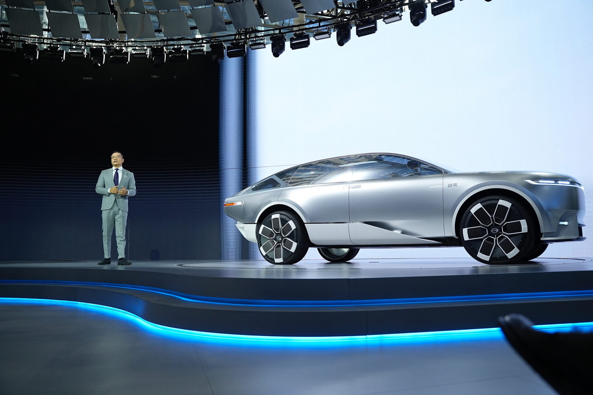 GAC ERA Concept Is A Futuristic Hydrogen-Powered SUV That’s Larger Than ...