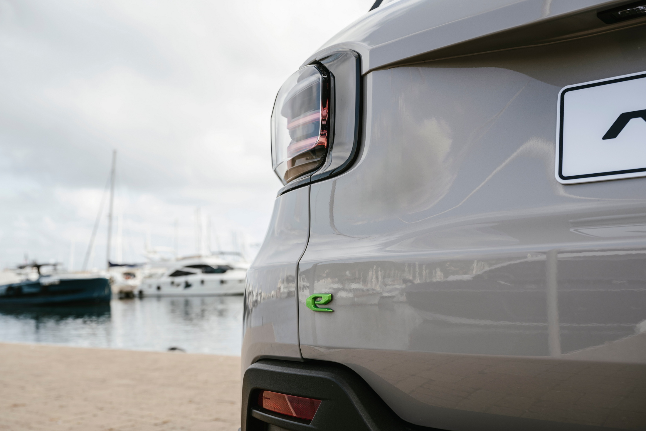 ICE Jeep Avenger Is Up To $14k Cheaper Than EV | Carscoops
