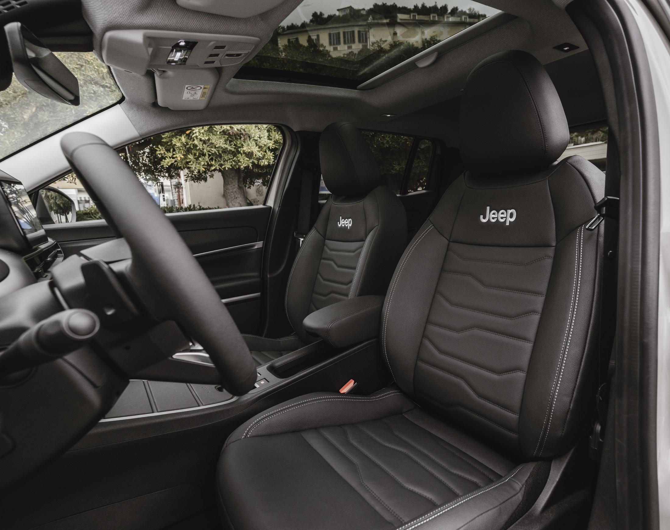 ICE Jeep Avenger Is Up To $14k Cheaper Than EV | Carscoops