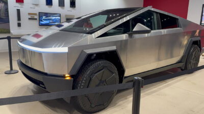 Tesla Begins Showcasing Cybertruck In Showrooms Before Delivery Event ...