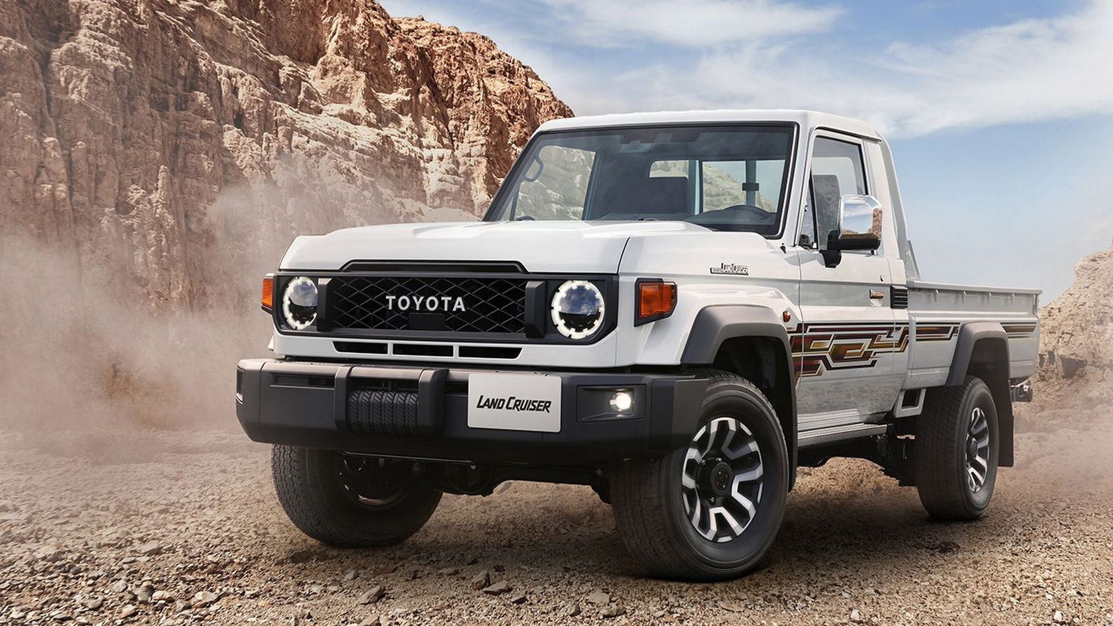 Facelifted 2024 Toyota Land Cruiser 70 Series Gets 3-Door Short Wheelbase Option | Carscoops