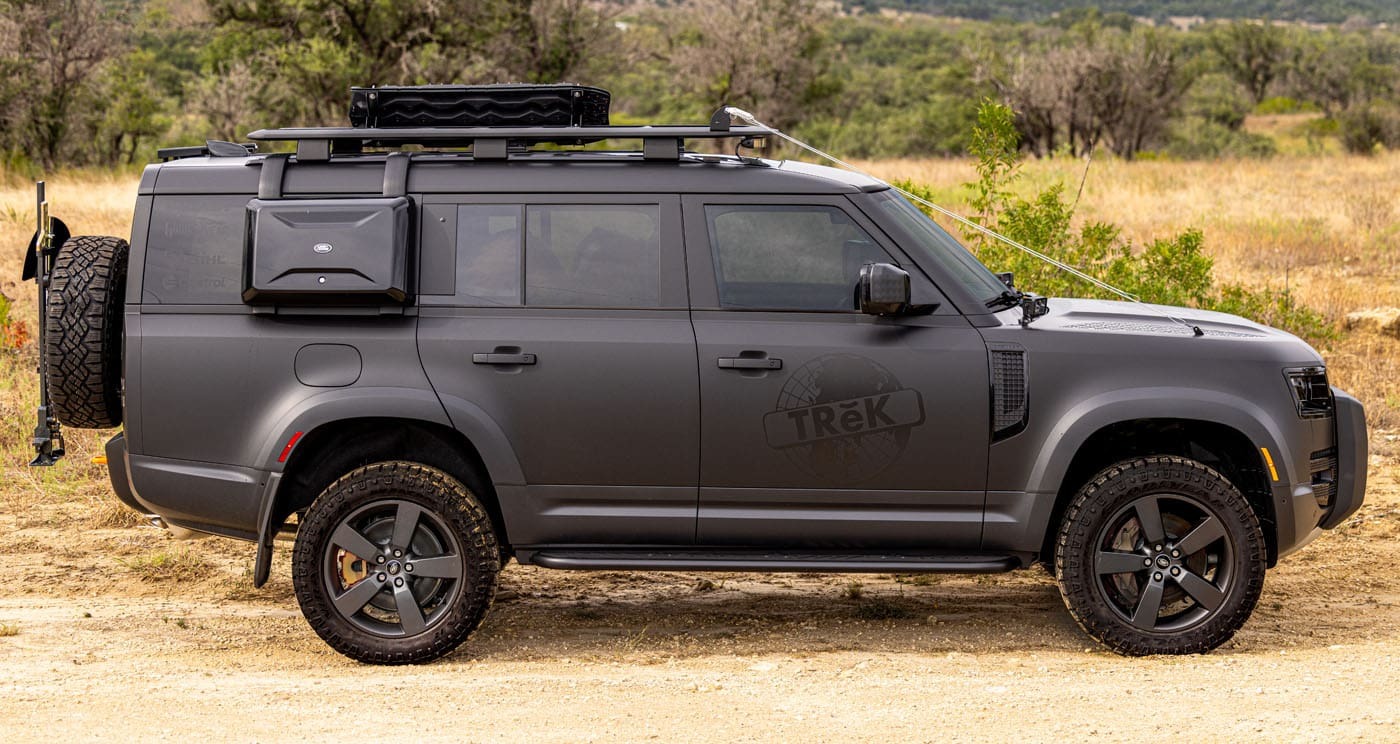 Land Rover’s Defenders From TReK Off-Road Competition Can’t Catch A ...