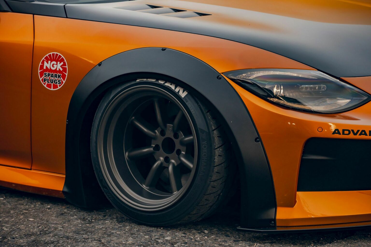 Liberty Walk Gives New Nissan Z A Widebody Tune With A Twist Of Retro ...