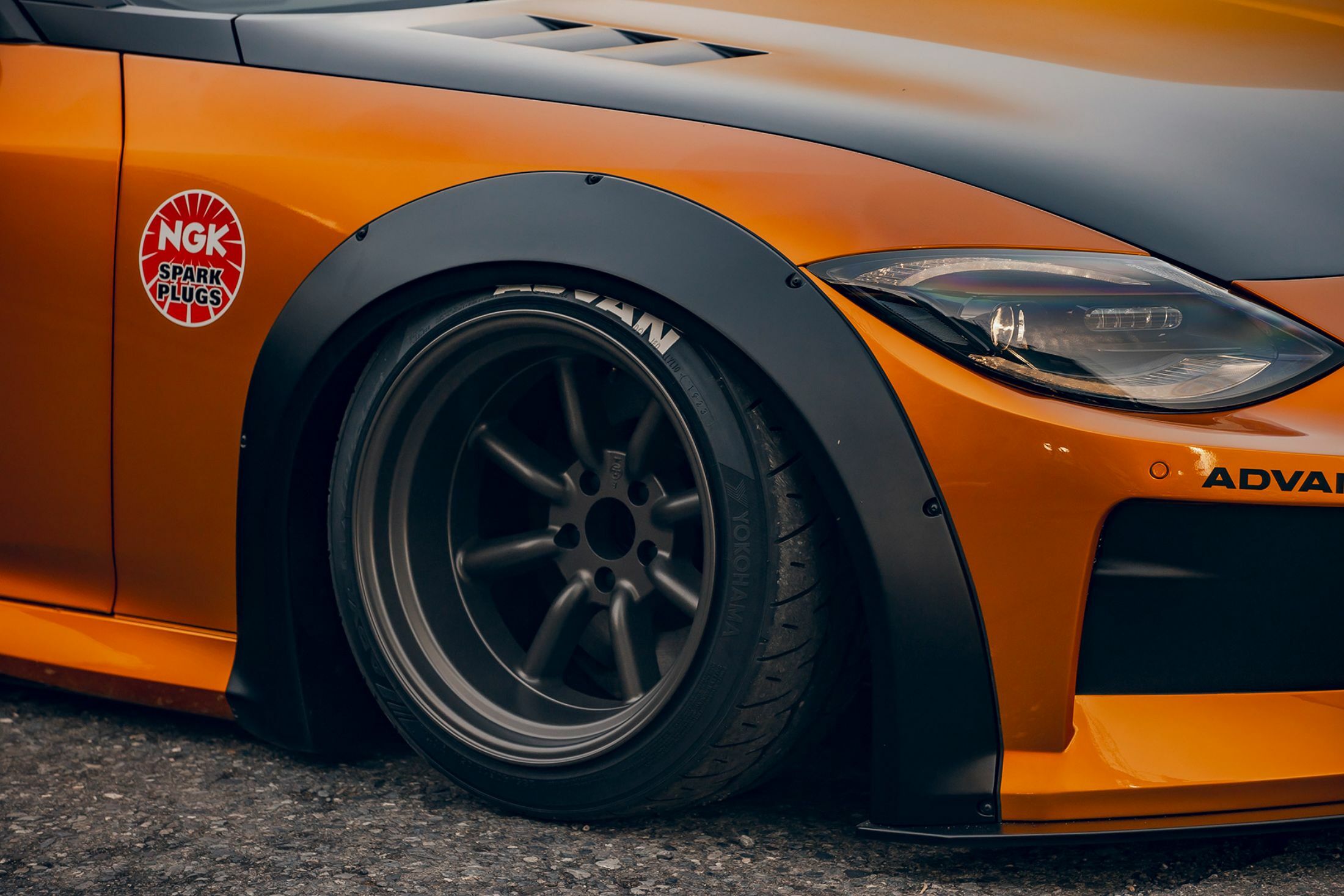 Liberty Walk Gives New Nissan Z A Widebody Tune With A Twist Of Retro ...